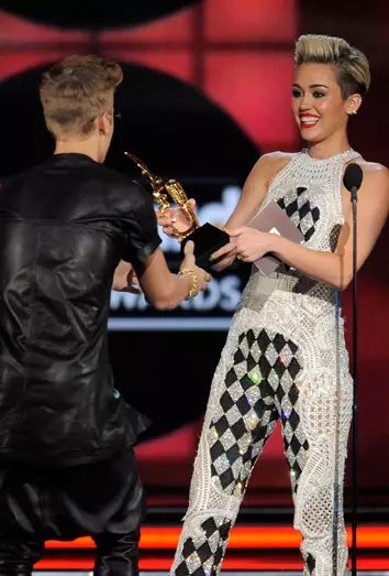 Miley Cyrus og Justin Bieber.