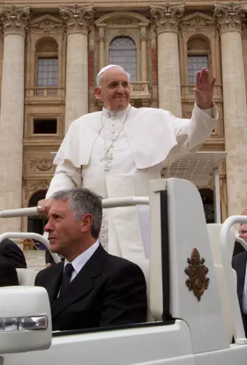 Животът на папа Франциск I може да бъде направен във филм