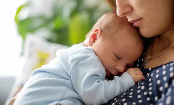 梦见给女婴或男婴喂奶是什么意思