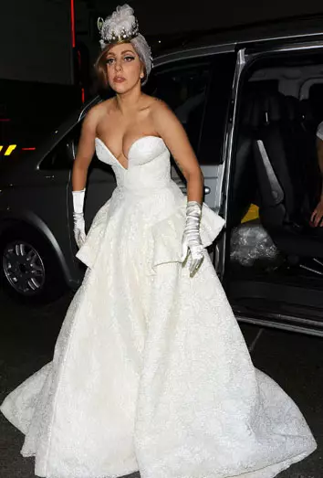 Lady Gagas bröllopsklänning.