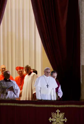Biografio de la nova Papo Francisko la 1-a, la argentina Jorge Mario Bergoglio 35208_2
