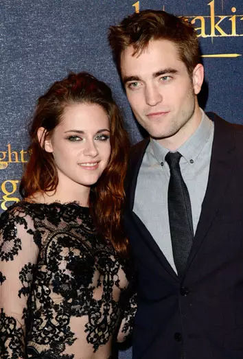 Robert Pattinson dan Kristen Stewart menyapu bersih Anti Oscars dengan Breaking Dawn 2