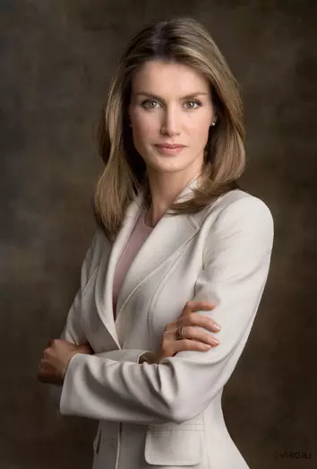 Letizia ໄດ້ຮັບການຜ່າຕັດອີກເທື່ອຫນຶ່ງ: Princess, obsessed ກັບຮູບພາບທາງດ້ານຮ່າງກາຍຂອງນາງ