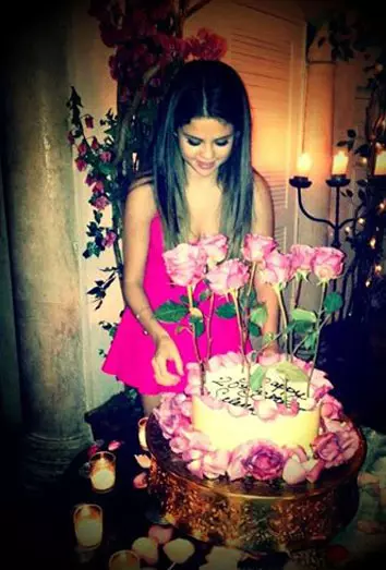 Selena Gomez: hire glécklechste Gebuertsdag dank der Iwwerraschung