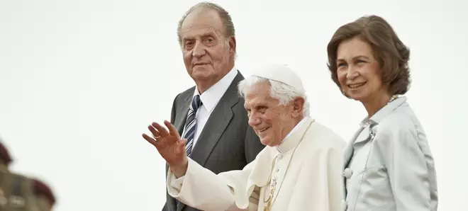Kuninganna Sofia koos Benedictus XVI ja kuningas Juan Carlosega
