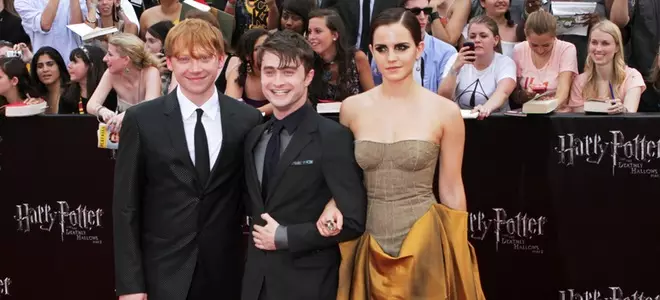 Emma Watson, Daniel Radcliffe, Rupert Grint rock New York នៅឯការបញ្ចាំងរឿង 'Harry Potter and the Deathly Hallows ។ ផ្នែកទី 2'