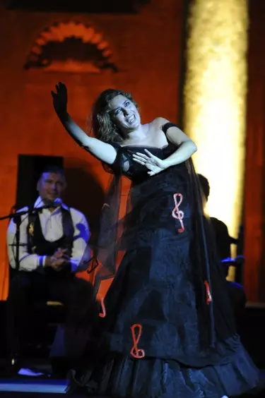 Estrella Morente apja halála utáni első koncertjén beleszeret
