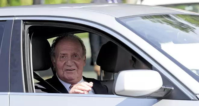 King Juan Carlos ji klînîka Planasê derdikeve û piştrast dike ku ew aram bûye 39019_1