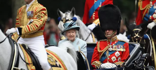 凱瑟琳米德爾頓與威廉王子在倫敦的“Trooping the Colour”中分道揚鑣