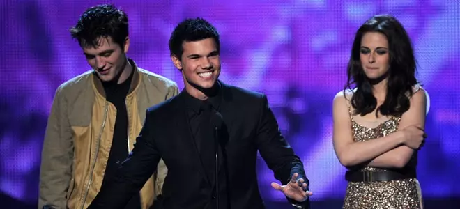 Kristen Stewart, Robert Pattinson e Taylor Lautner vão revelar um trailer de 'Amanhecer' no MTV Movie Awards 2011