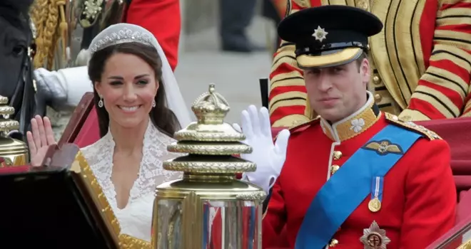 Princo Vilhelmo kaj Kate Middleton jam ĝuas sian mielmonaton en nekonata loko