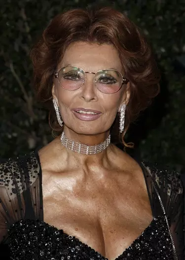 Sophia Loren באקומט אַ געזונט-דיזערווד טריביוט פון די האָלליוואָאָד אַקאַדעמיע