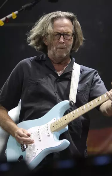 Bydd Eric Clapton yn dechrau ei daith o amgylch America Ladin gyda 'Clapton' ym mis Hydref