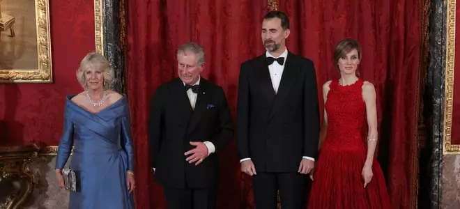 کامیلا پارکر و لتیزیا اورتیز، مبارزه با ظرافت در شام جشن کاخ سلطنتی