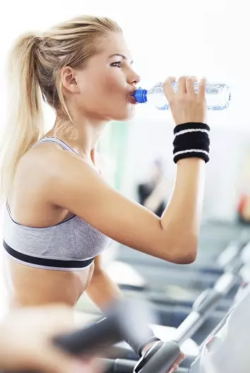 Kombinimi i dietës dhe stërvitjes: sekreti i trupit 10
