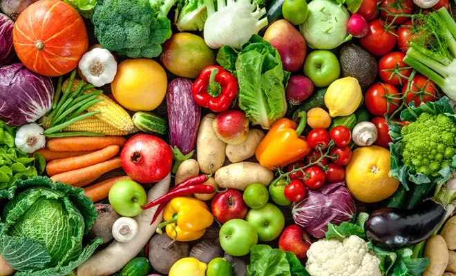 לאכול ירקות ולעזור להפחית את רמת הכולסטרול