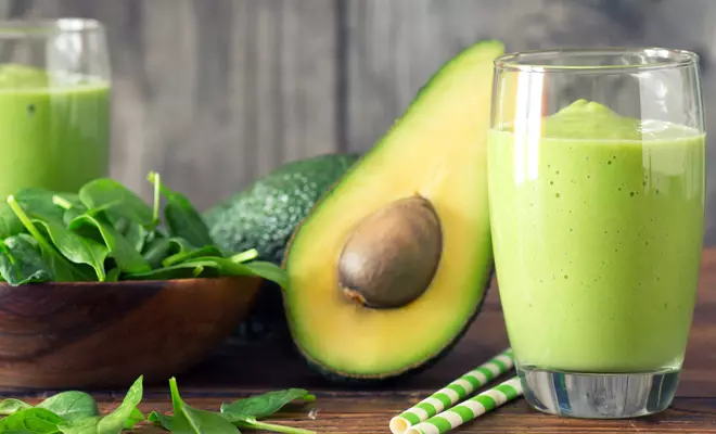 I-avocado smoothie yokudla kwasekuseni