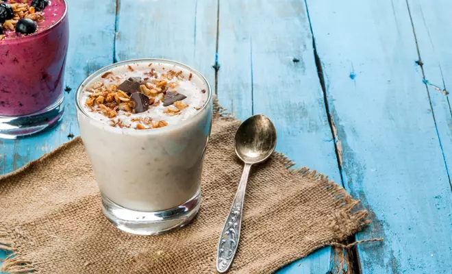 Recept za jogurt s komadićima čokolade za doručak