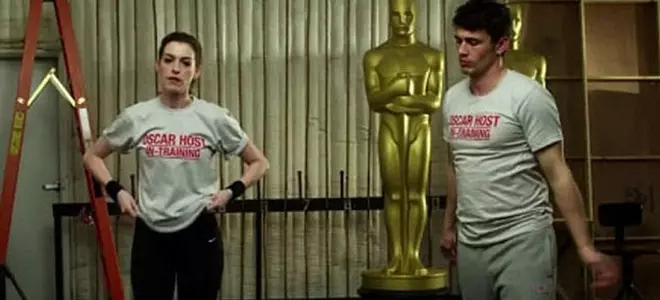 Jamesas Franco ir Anne Hathaway 2011 m. „Oskarams“ pranašauja daug humoro