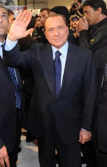 Berlusconi skandallarını konu alan porno film 'Bunga Bunga Presidente'