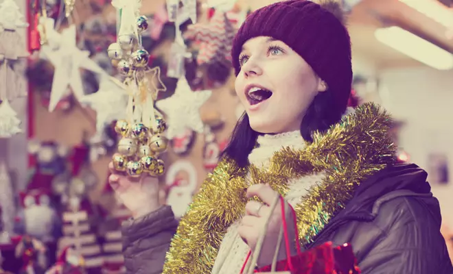 Dhuratat e Krishtlindjeve: çfarë mund t'i jepni një adoleshenti?
