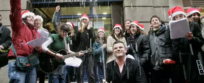 srečne številke: Srečo božične loterije 2010 zaupamo Iniesti in 'La Roji'