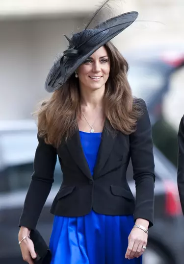 Kate Middleton vælger Lady Di's designer til sin brudekjole