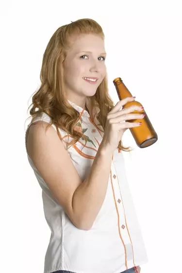 Nuoret juovat ensimmäisen kerran 16-vuotiaana ja aloittavat 14-vuotiaana