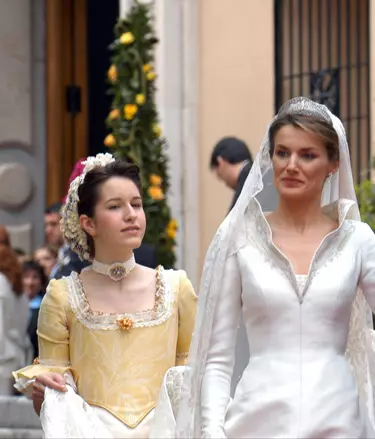 Claudia Ortiz, cugina della principessa Letizia, sale in passerella e debutta come modella