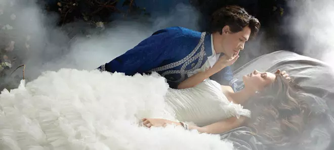 ألفريد أنجيلو ابتكر مجموعة من فساتين الزفاف مستوحاة من أميرات ديزني