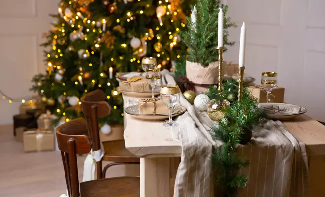 Cara kanggo dekorasi meja ing Natal