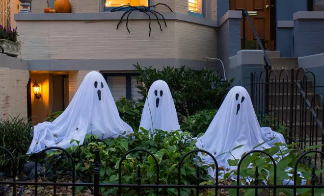 Kiat untuk mendekorasi rumah Anda di Halloween dengan sumber daya berbiaya rendah