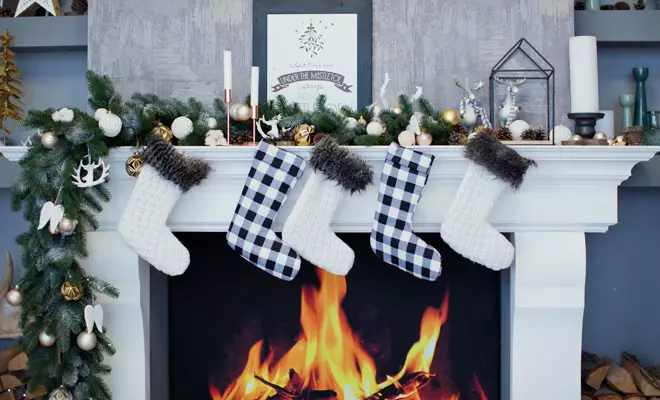 Čarape na kaminu, odličan trend u božićnoj dekoraciji 2020