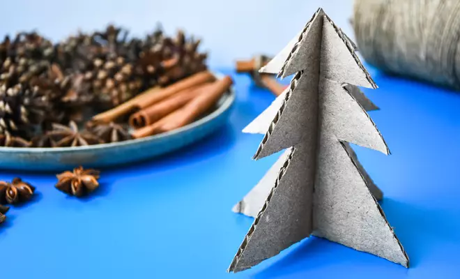 Make a cardboard Christmas tree as a recycled decoration