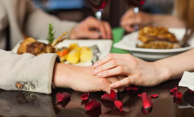 10 rancangan romantis untuk Krismas sebagai pasangan