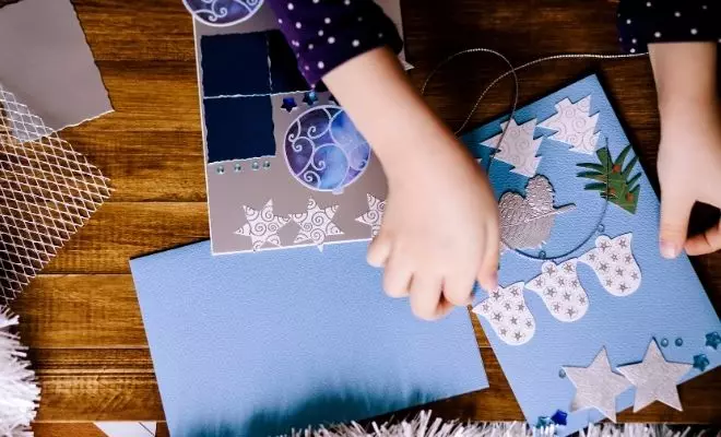 Hvordan dekorere hjemmelagde julekort: DIY julepostkort