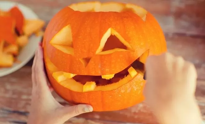 Pampoen vir Halloween: hoe om dit te verdeel en leeg te maak sonder om 'n ramp te wees