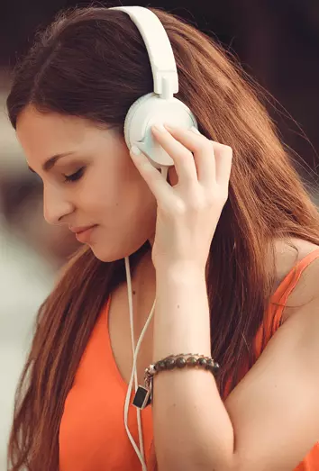 Poslech hudby vás může učinit šťastnějšími