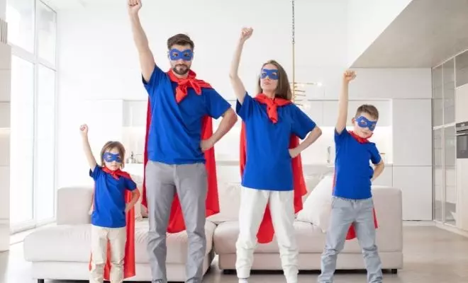Superhjältekostymer för familjer på Halloween