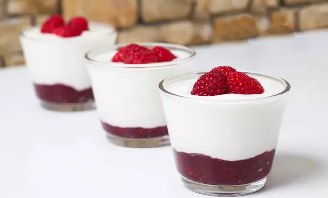 Recept na jogurt s červeným želé na Valentýna