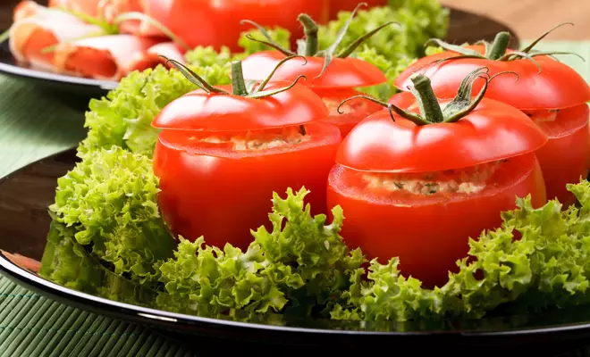 Recipe foar gevulde tomaten foar Kryst