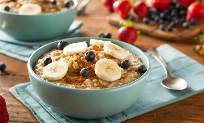 4 resep bubur oatmeal sehat (kanggo sarapan utawa cemilan)