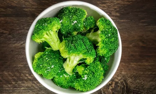 Iingcebiso ezilungileyo zokugcina i-broccoli ixesha elide