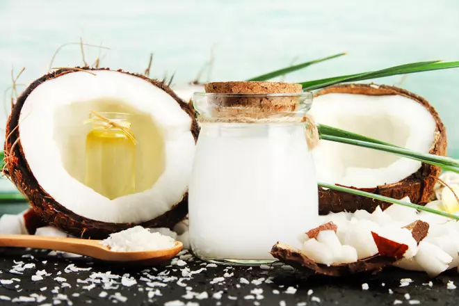 Trik untuk mengetahui keadaan kematangan buah kelapa