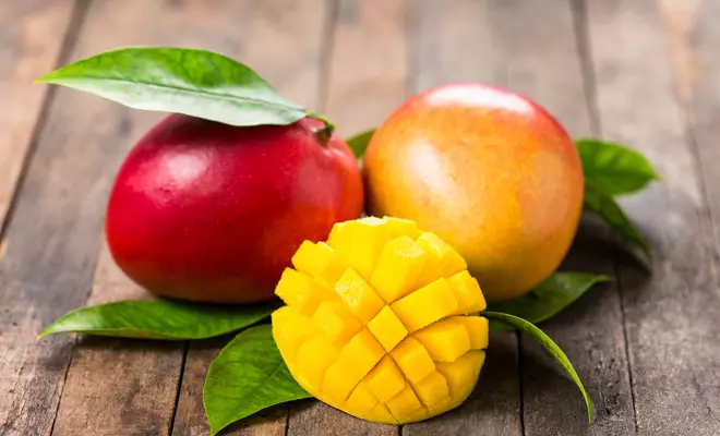 Comment savoir si une mangue est mûre : les signes à prendre en compte