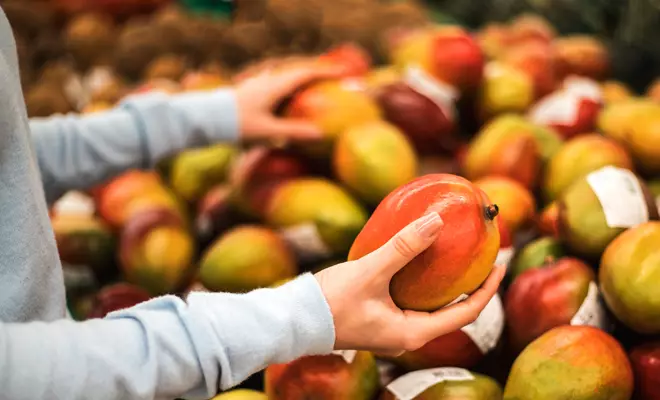 Woran erkennt man, ob eine Mango reif ist oder nicht?
