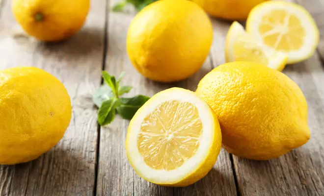 Hur man konserverar citroner (klippta och oskära) så att du inte slösar något