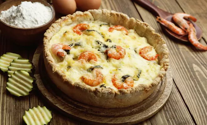 Recipes for starters and appetizers for Christmas: prawn quiche