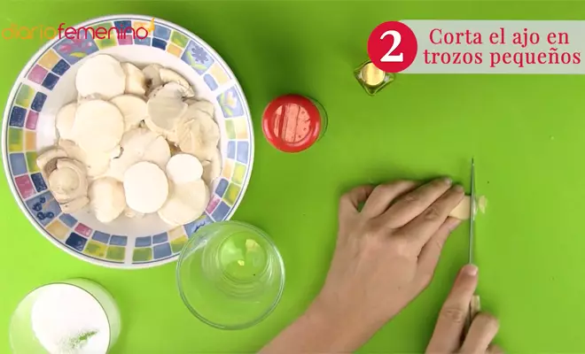 Resep makanan pembuka yang mudah: carpaccio jamur terkaya Langkah 2