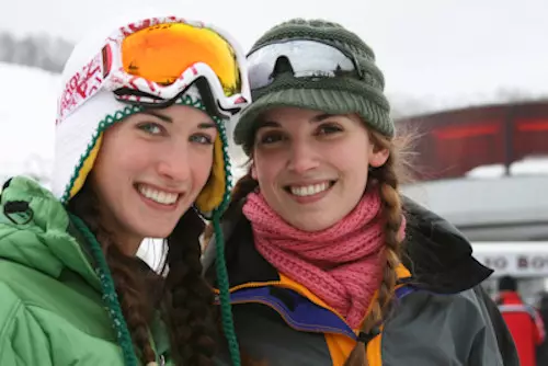 Mädchen Skifahren